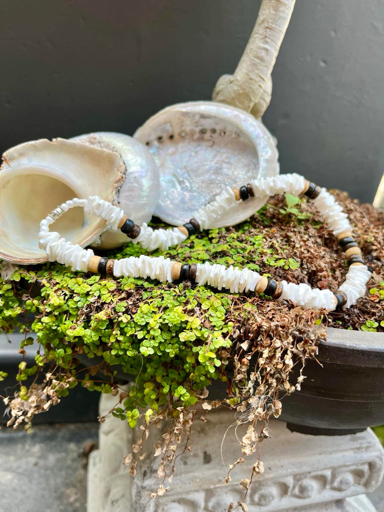 Chipped Puka Shell Choker – Habiba Boho Boutique